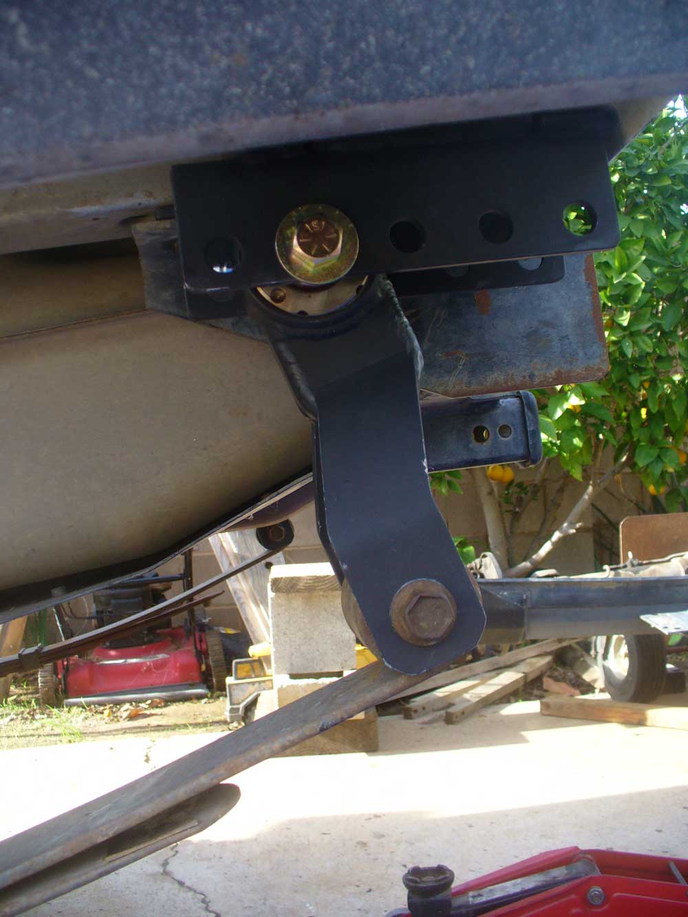 Project Scope Creep (alfred): Rear Axle Swap turned into Shackles ...