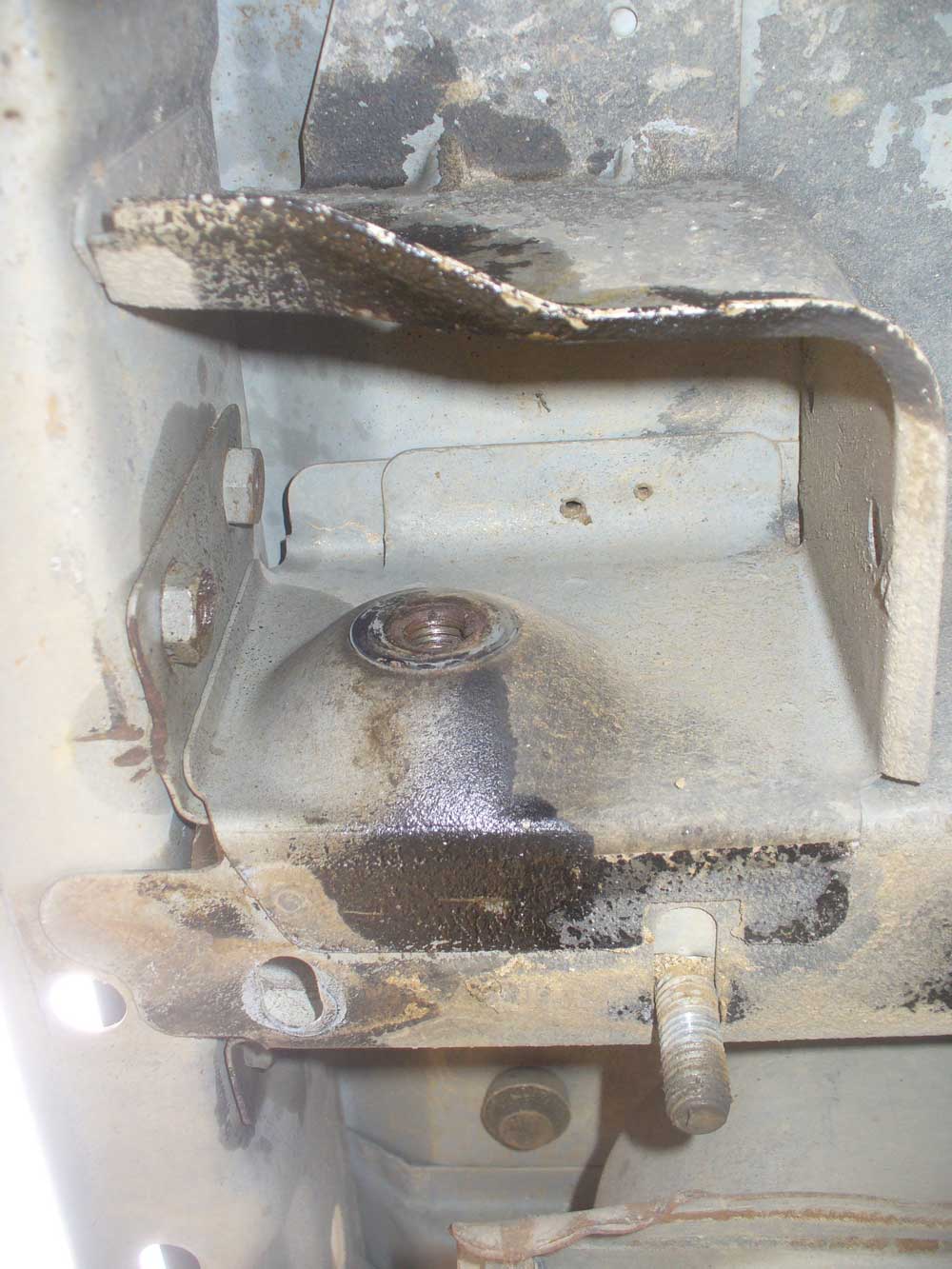 Project Scope Creep (alfred): Rear Axle Swap turned into Shackles ...